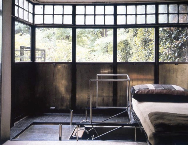 People Who Live in Glass Houses – Kate Shrewsday